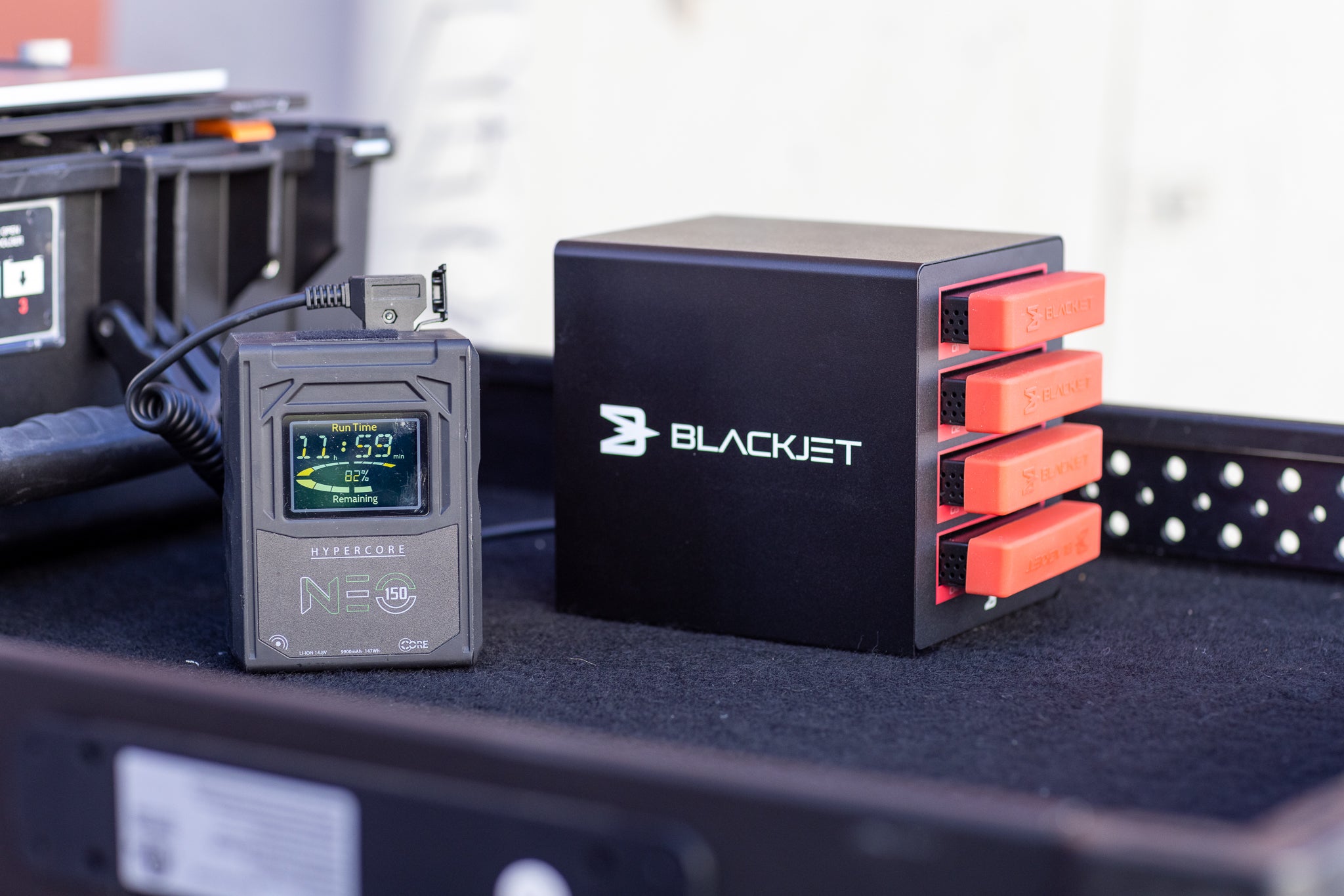 BLACKJET TX-4DS 4-Bay Thunderbolt 3 Docking System – blackjet-usa
