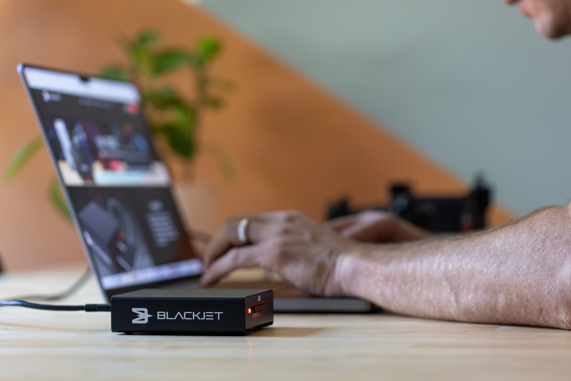 BLACKJET TX-1CXQ CFexpress Type A and B plus XQD Thunderbolt 3 Reader ...